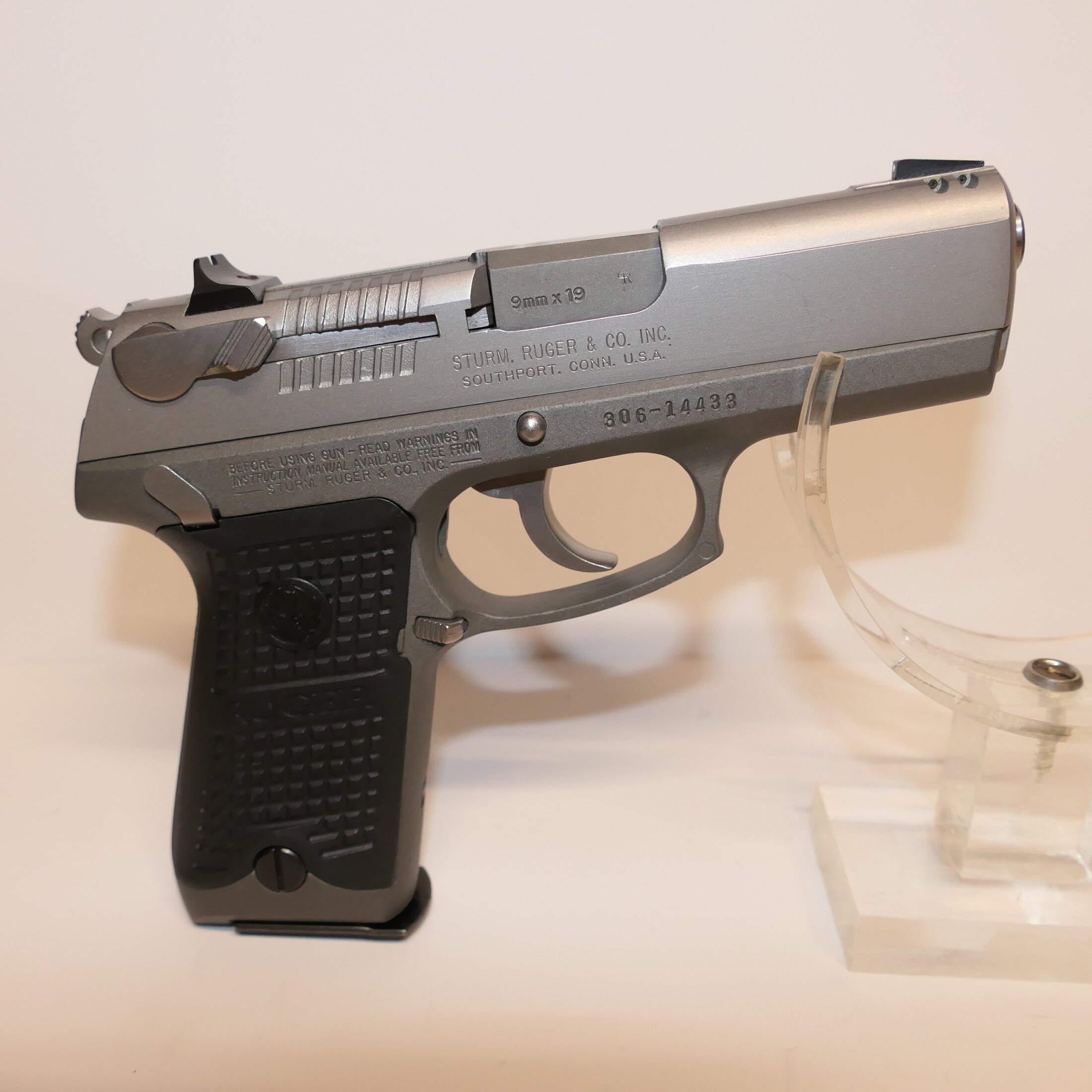 PISTOLET OCCASION RUGER P93 DC CALGAN CAL 9X19MM ARME CAT B