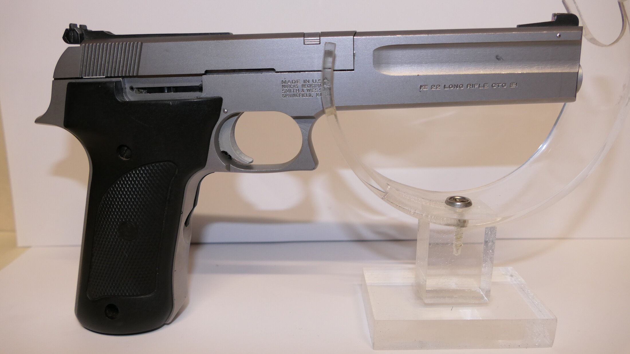 PISTOLET OCCASION SMITH&WESSON MOD 2206 CAL 22LR ARME CAT B
