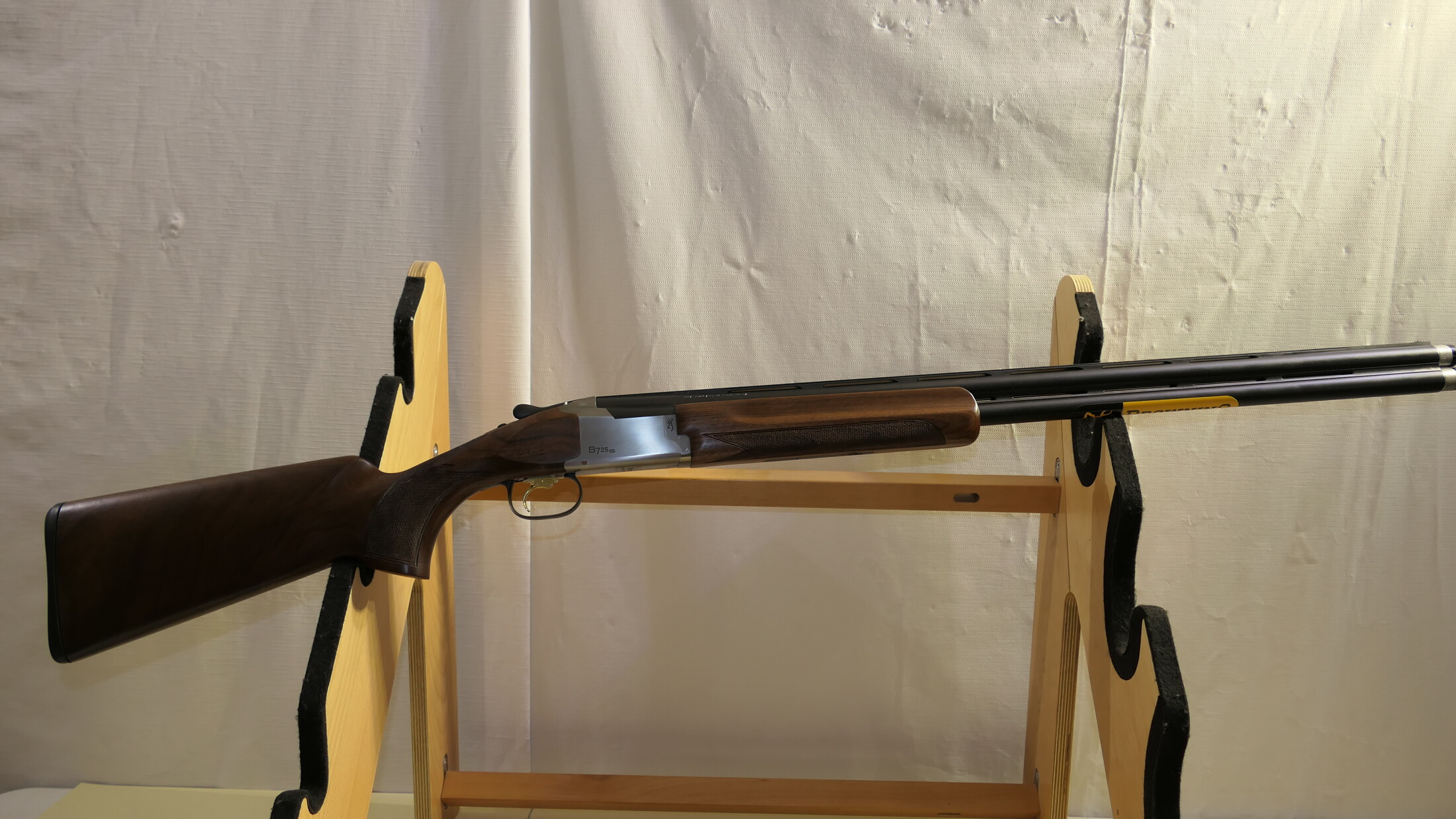 FUSIL DE TRAP BROWNING B 725 SPORTER CAL 12/76 CM DEVANT TRAP ARME CAT C